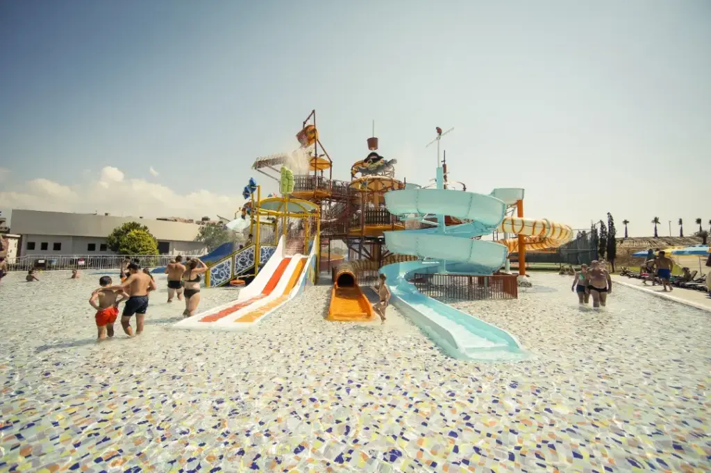 B9v2 Water Play Structure | Eleven Ltd.